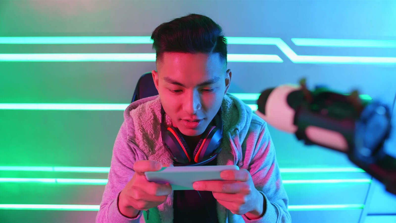 The Next-Gen Mobile Renderer with Tencent Games - Mobile, Graphics, and ...